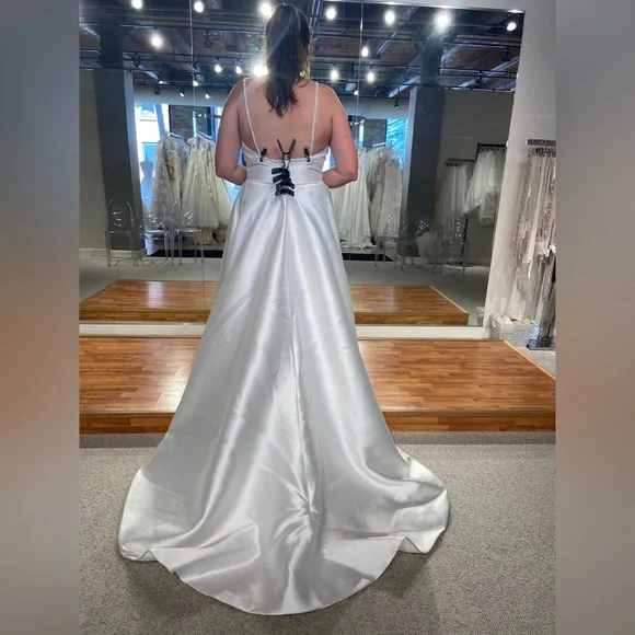 tiadora | Dresses | Tia Dora Ivory Wedding Gown Trendy Pearl Detailing ...